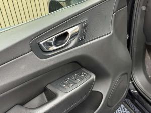 Melns Volvo XC60 2017 Marijampole, ar dzinēja tilpumu 2.40 L un nobraukumu 152 tūkst. km par 19999 €, foto 24 vietnē AUTOMOTO.COM.LV