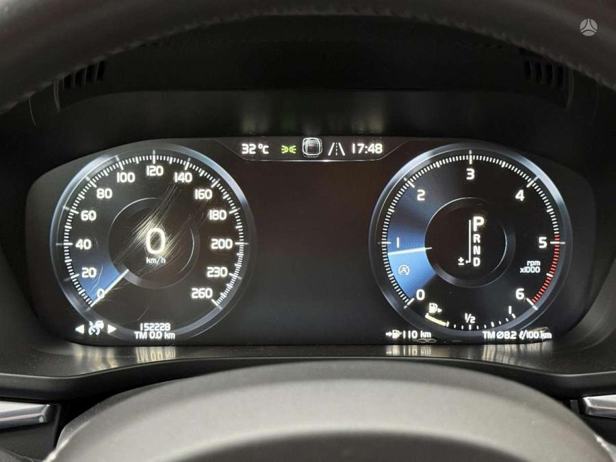 Melns Volvo XC60 2017 Marijampole, ar dzinēja tilpumu 2.40 L un nobraukumu 152 tūkst. km par 19999 €, foto 26 vietnē AUTOMOTO.COM.LV