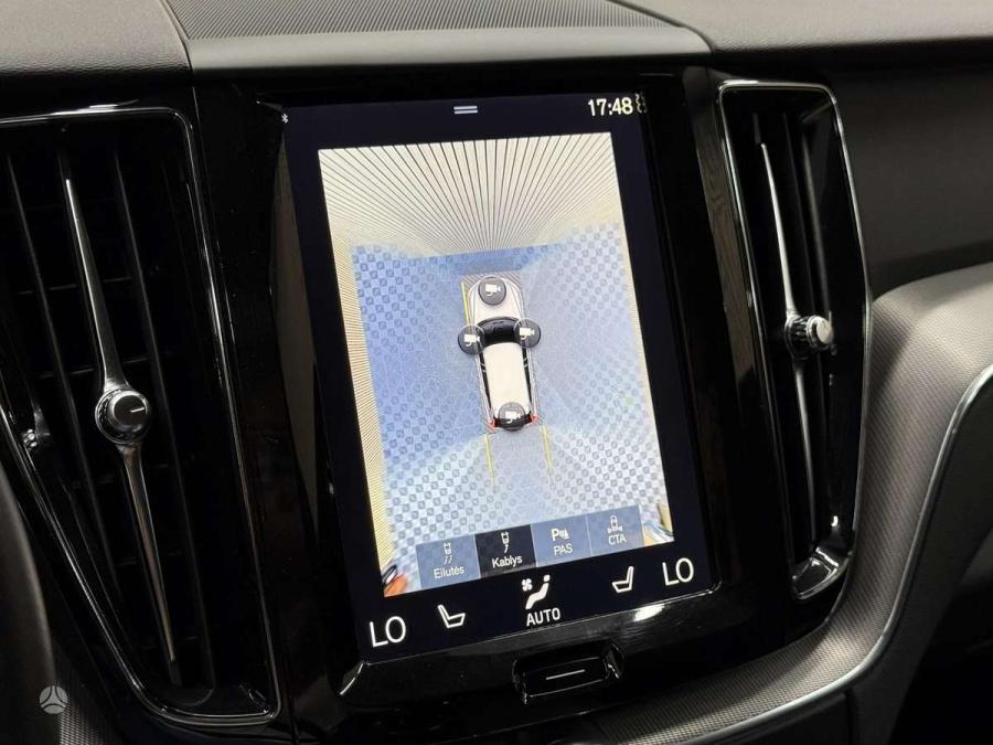 Melns Volvo XC60 2017 Marijampole, ar dzinēja tilpumu 2.40 L un nobraukumu 152 tūkst. km par 19999 €, foto 28 vietnē AUTOMOTO.COM.LV