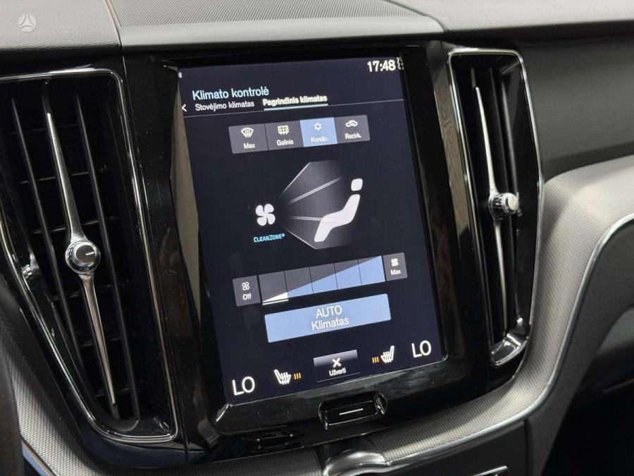 Melns Volvo XC60 2017 Marijampole, ar dzinēja tilpumu 2.40 L un nobraukumu 152 tūkst. km par 19999 €, foto 31 vietnē AUTOMOTO.COM.LV