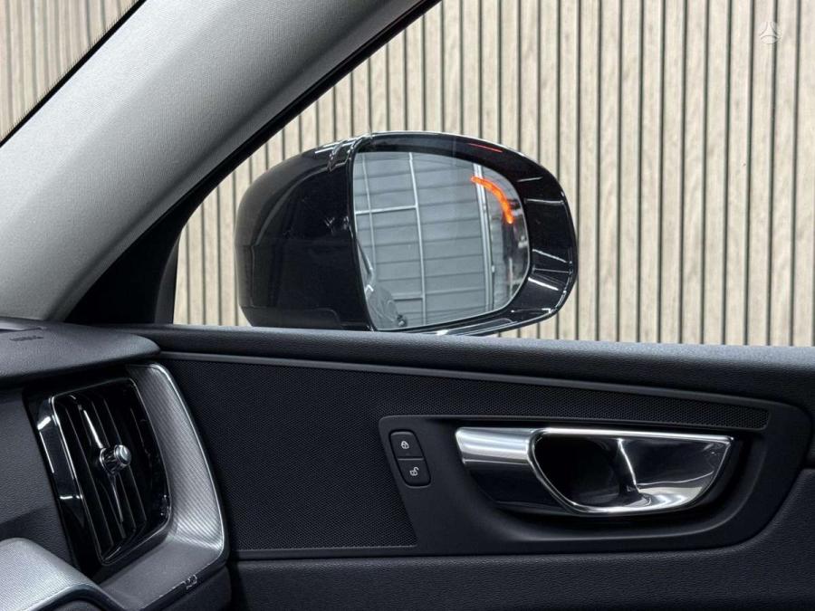 Melns Volvo XC60 2017 Marijampole, ar dzinēja tilpumu 2.40 L un nobraukumu 152 tūkst. km par 19999 €, foto 35 vietnē AUTOMOTO.COM.LV