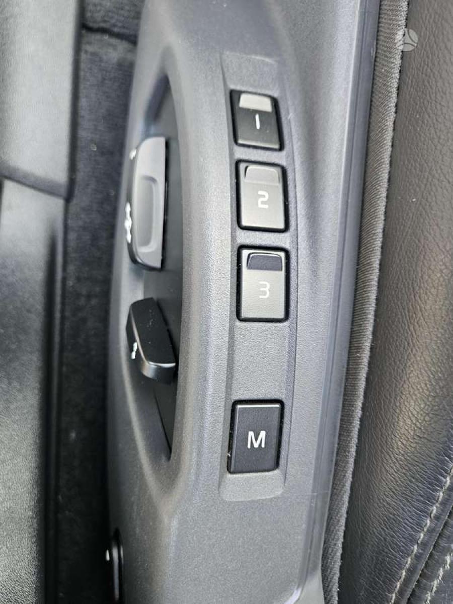 Melns Volvo XC60 2017 Šauļi, ar dzinēja tilpumu 2.40 L un nobraukumu 269 tūkst. km par 14950 €, foto 26 vietnē AUTOMOTO.COM.LV
