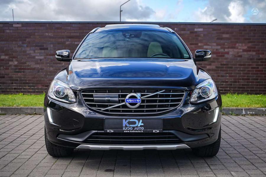 Black Volvo XC60 2017 in Marijampole, with an engine capacity of 1.97 L and mileage of 178 thousand km for 15950 €, photo 3 on AUTOMOTO.COM.LV