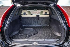 Black Volvo XC60 2017 in Marijampole, with an engine capacity of 1.97 L and mileage of 178 thousand km for 15950 €, photo 12 on AUTOMOTO.COM.LV