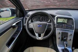 Black Volvo XC60 2017 in Marijampole, with an engine capacity of 1.97 L and mileage of 178 thousand km for 15950 €, photo 15 on AUTOMOTO.COM.LV