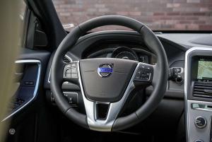 Black Volvo XC60 2017 in Marijampole, with an engine capacity of 1.97 L and mileage of 178 thousand km for 15950 €, photo 16 on AUTOMOTO.COM.LV