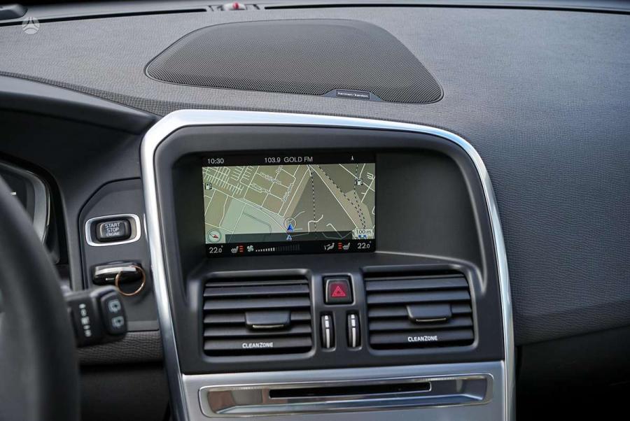 Black Volvo XC60 2017 in Marijampole, with an engine capacity of 1.97 L and mileage of 178 thousand km for 15950 €, photo 18 on AUTOMOTO.COM.LV