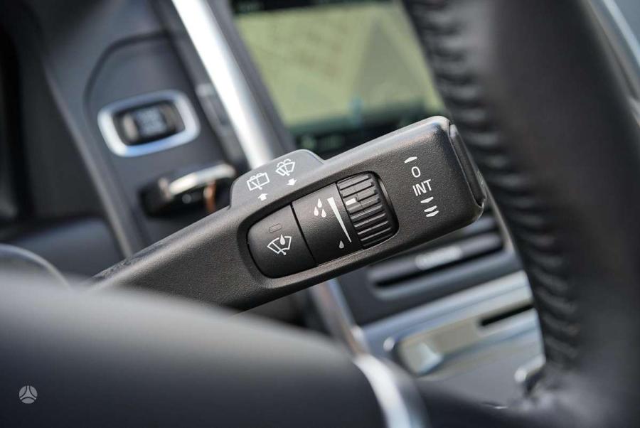 Black Volvo XC60 2017 in Marijampole, with an engine capacity of 1.97 L and mileage of 178 thousand km for 15950 €, photo 21 on AUTOMOTO.COM.LV