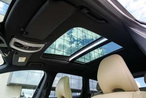 Black Volvo XC60 2017 in Marijampole, with an engine capacity of 1.97 L and mileage of 178 thousand km for 15950 €, photo 25 on AUTOMOTO.COM.LV