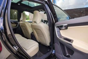 Black Volvo XC60 2017 in Marijampole, with an engine capacity of 1.97 L and mileage of 178 thousand km for 15950 €, photo 32 on AUTOMOTO.COM.LV