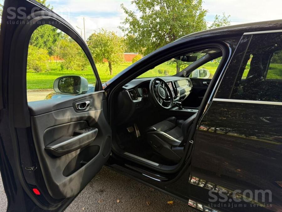 Melns Volvo XC60 2017 Rēzekne, ar dzinēja tilpumu 2.00 L un nobraukumu 202 tūkst. km par 25000 €, foto 5 vietnē AUTOMOTO.COM.LV