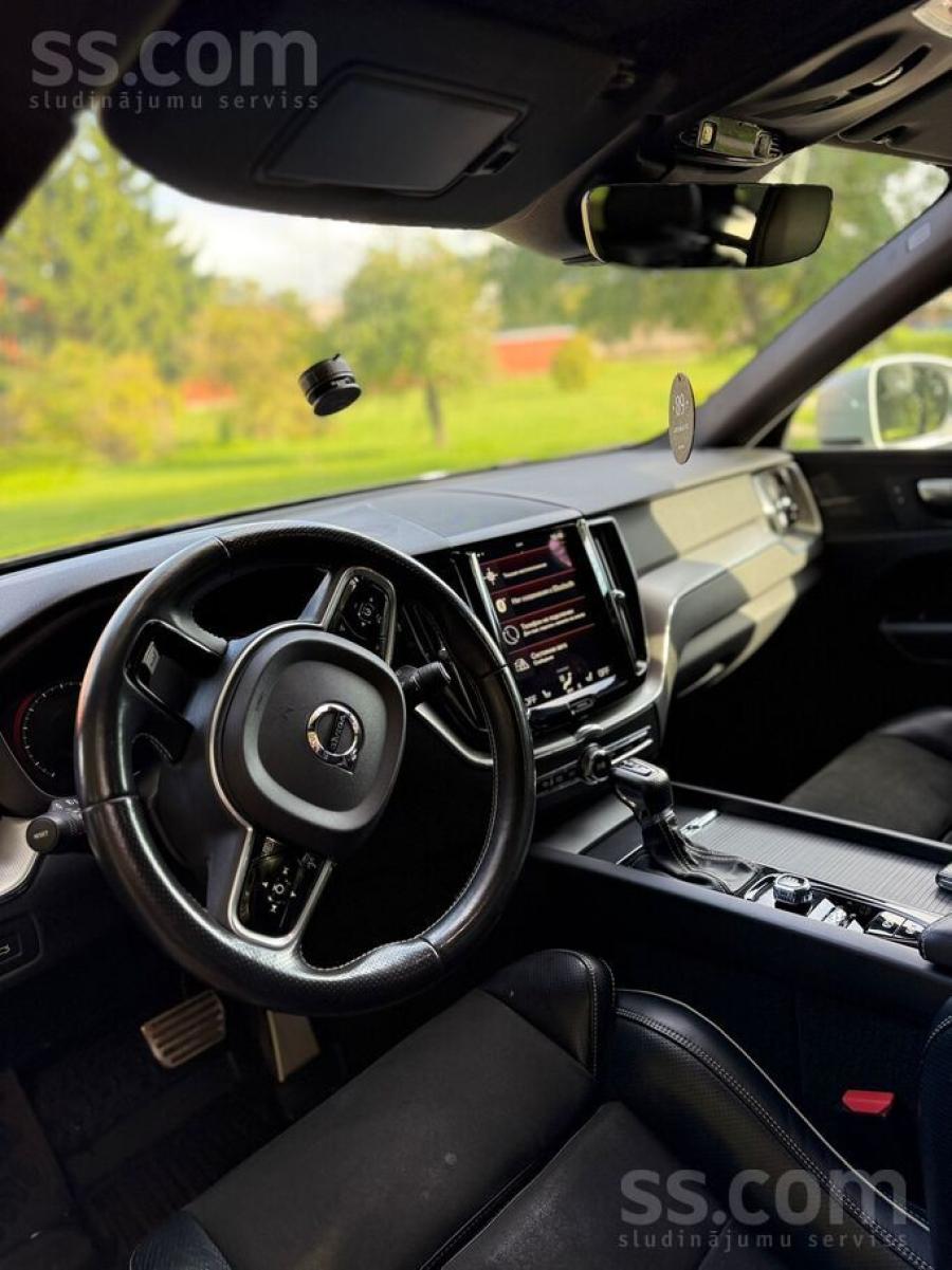 Melns Volvo XC60 2017 Rēzekne, ar dzinēja tilpumu 2.00 L un nobraukumu 202 tūkst. km par 25000 €, foto 7 vietnē AUTOMOTO.COM.LV