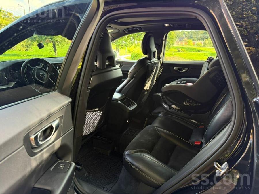 Melns Volvo XC60 2017 Rēzekne, ar dzinēja tilpumu 2.00 L un nobraukumu 202 tūkst. km par 25000 €, foto 8 vietnē AUTOMOTO.COM.LV