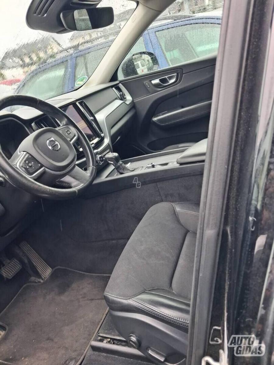 Black Volvo XC60 2017 in Kaunas, with an engine capacity of 2.00 L and mileage of 478 thousand km for 13750 €, photo 7 on AUTOMOTO.COM.LV