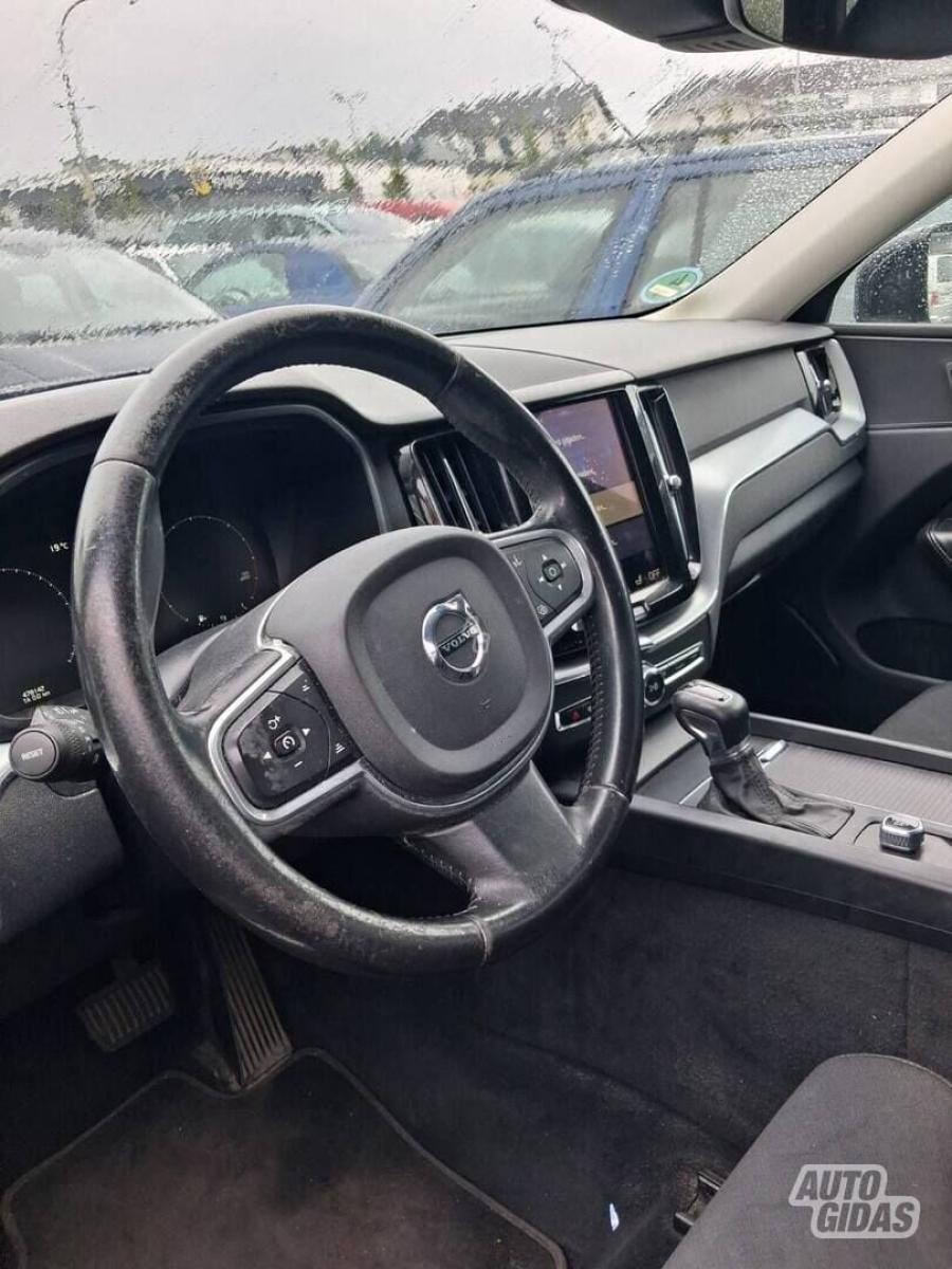 Black Volvo XC60 2017 in Kaunas, with an engine capacity of 2.00 L and mileage of 478 thousand km for 13750 €, photo 10 on AUTOMOTO.COM.LV