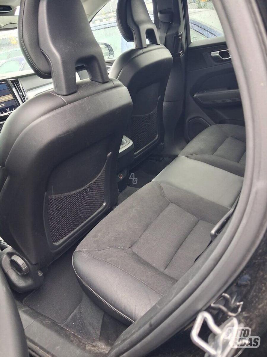 Black Volvo XC60 2017 in Kaunas, with an engine capacity of 2.00 L and mileage of 478 thousand km for 13750 €, photo 13 on AUTOMOTO.COM.LV