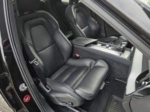 Black Volvo XC60 2017 in Kaunas, with an engine capacity of 1.97 L and mileage of 280 thousand km for 20750 €, photo 9 on AUTOMOTO.COM.LV