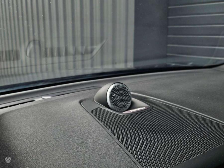 Black Volvo XC60 2017 in Kaunas, with an engine capacity of 1.97 L and mileage of 280 thousand km for 20750 €, photo 12 on AUTOMOTO.COM.LV