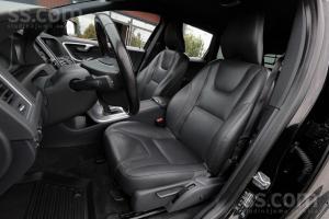 Black Volvo XC60 2017 in Jelgava, with an engine capacity of 2.40 L and mileage of 0 thousand km for 15750 €, photo 10 on AUTOMOTO.COM.LV