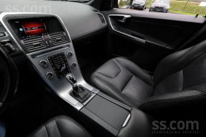 Black Volvo XC60 2017 in Jelgava, with an engine capacity of 2.40 L and mileage of 0 thousand km for 15750 €, photo 22 on AUTOMOTO.COM.LV