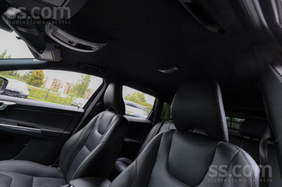 Black Volvo XC60 2017 in Jelgava, with an engine capacity of 2.40 L and mileage of 0 thousand km for 15750 €, photo 29 on AUTOMOTO.COM.LV