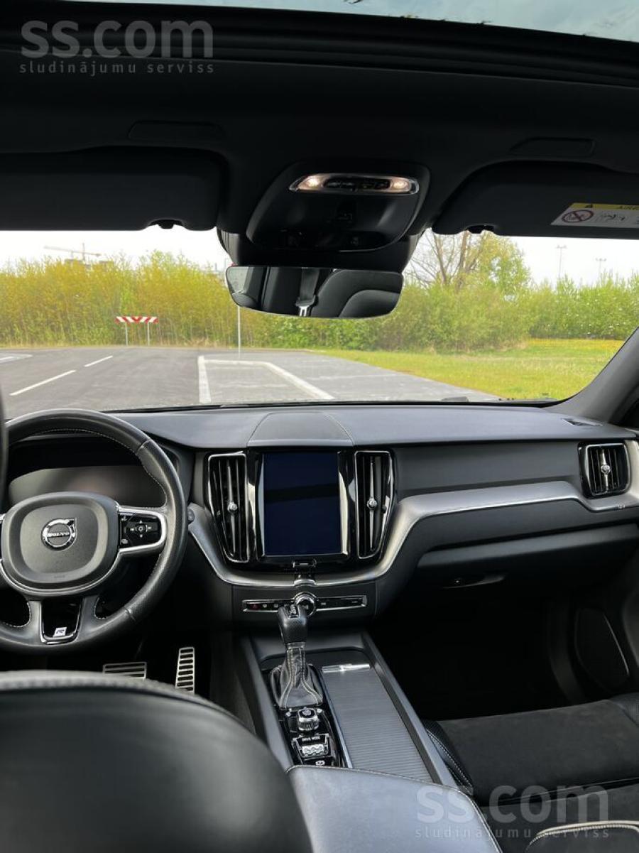 Melns Volvo XC60 2017 Rīga, ar dzinēja tilpumu 2.00 L un nobraukumu 242 tūkst. km par 17500 €, foto 4 vietnē AUTOMOTO.COM.LV
