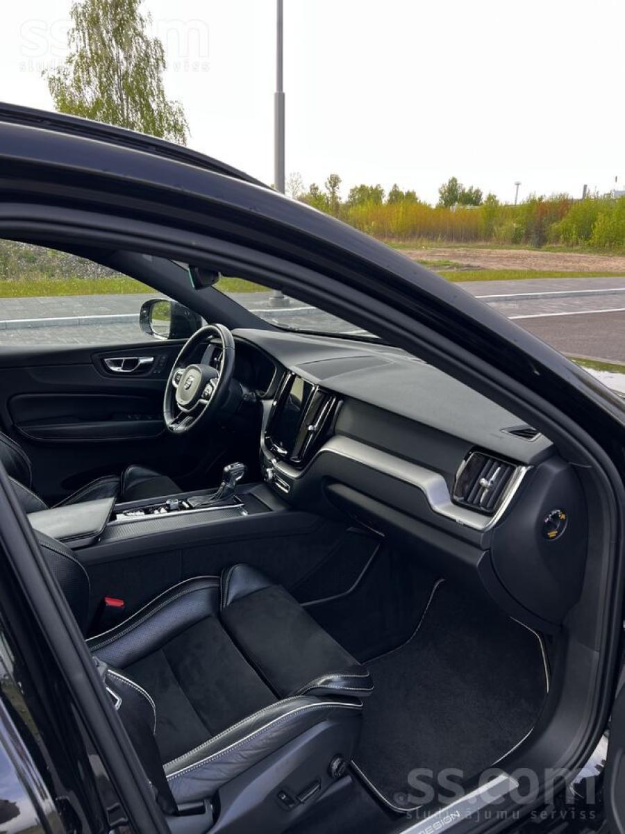 Melns Volvo XC60 2017 Rīga, ar dzinēja tilpumu 2.00 L un nobraukumu 242 tūkst. km par 17500 €, foto 10 vietnē AUTOMOTO.COM.LV