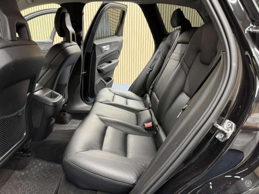 Melns Volvo XC60 2017 Marijampole, ar dzinēja tilpumu 1.97 L un nobraukumu 152 tūkst. km par 19999 €, foto 17 vietnē AUTOMOTO.COM.LV