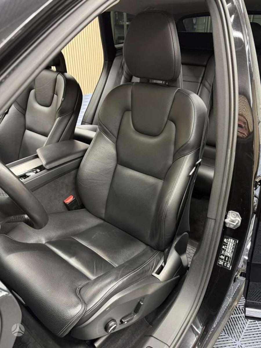 Melns Volvo XC60 2017 Marijampole, ar dzinēja tilpumu 1.97 L un nobraukumu 152 tūkst. km par 19999 €, foto 18 vietnē AUTOMOTO.COM.LV