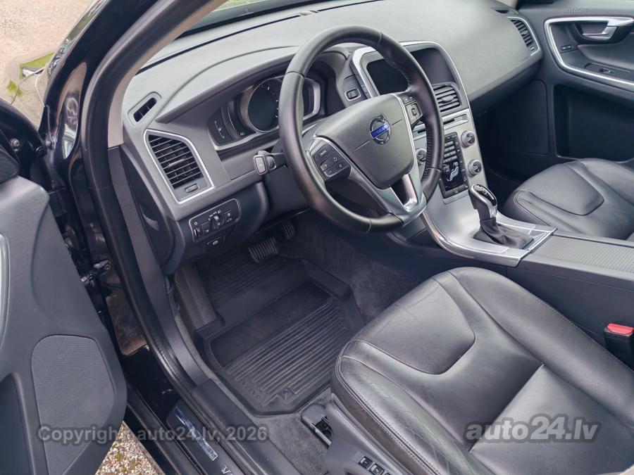 Melns Volvo XC60 2017 Tallina, ar dzinēja tilpumu 2.40 L un nobraukumu 150 tūkst. km par 16999 €, foto 11 vietnē AUTOMOTO.COM.LV