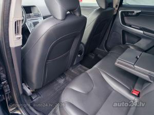Melns Volvo XC60 2017 Tallina, ar dzinēja tilpumu 2.40 L un nobraukumu 150 tūkst. km par 16999 €, foto 12 vietnē AUTOMOTO.COM.LV
