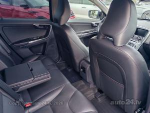 Melns Volvo XC60 2017 Tallina, ar dzinēja tilpumu 2.40 L un nobraukumu 150 tūkst. km par 16999 €, foto 13 vietnē AUTOMOTO.COM.LV
