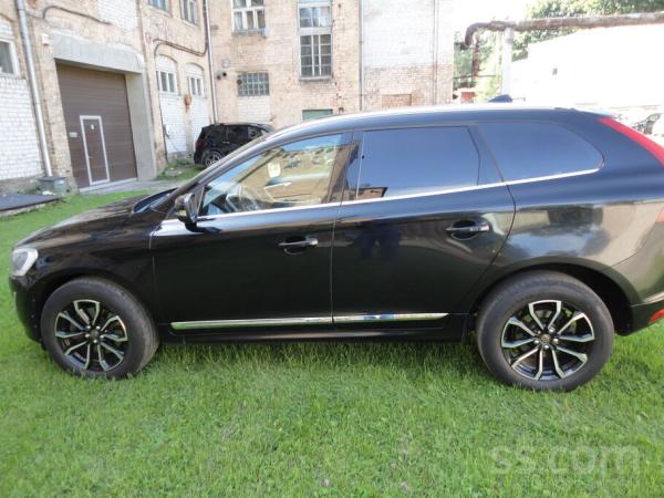 Volvo XC60 2017 Rīga vietnē Melns Volvo XC60 2017 Rīga, ar dzinēja tilpumu 2.40 L un nobraukumu 232 tūkst. km par 13900 €, foto 1 vietnē AUTOMOTO.COM.LV