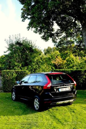 Melns Volvo XC60 2017 Tallina, ar dzinēja tilpumu 2.40 L un nobraukumu 220 tūkst. km par 15490 €, foto 3 vietnē AUTOMOTO.COM.LV