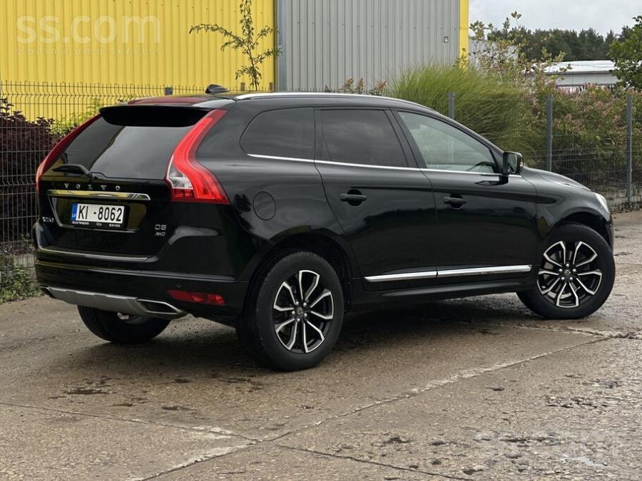 Black Volvo XC60 2017 in Riga, with an engine capacity of 2.40 L and mileage of 234 thousand km for 17200 €, photo 4 on AUTOMOTO.COM.LV
