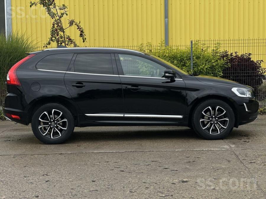 Black Volvo XC60 2017 in Riga, with an engine capacity of 2.40 L and mileage of 234 thousand km for 17200 €, photo 6 on AUTOMOTO.COM.LV