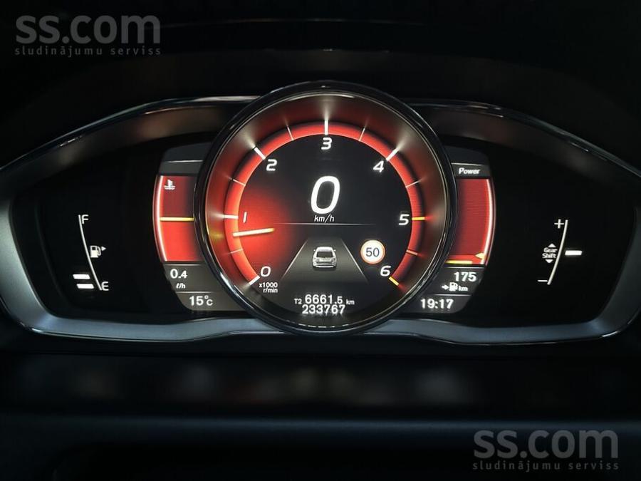 Black Volvo XC60 2017 in Riga, with an engine capacity of 2.40 L and mileage of 234 thousand km for 17200 €, photo 8 on AUTOMOTO.COM.LV