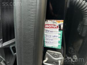 Black Volvo XC60 2017 in Riga, with an engine capacity of 2.40 L and mileage of 234 thousand km for 17200 €, photo 9 on AUTOMOTO.COM.LV