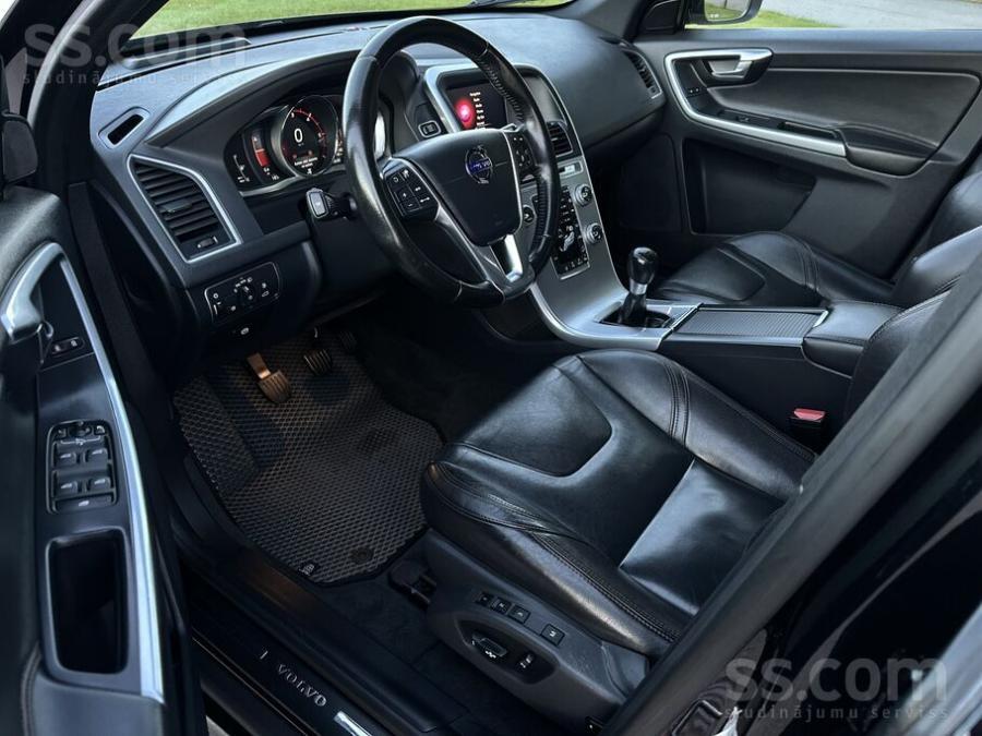Black Volvo XC60 2017 in Riga, with an engine capacity of 2.40 L and mileage of 234 thousand km for 17200 €, photo 12 on AUTOMOTO.COM.LV