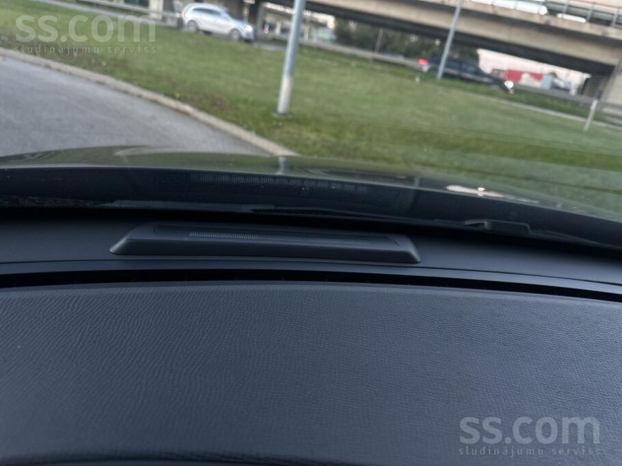 Black Volvo XC60 2017 in Riga, with an engine capacity of 2.40 L and mileage of 234 thousand km for 17200 €, photo 15 on AUTOMOTO.COM.LV