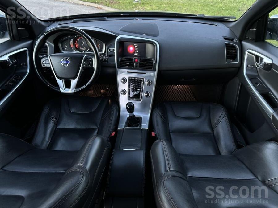 Black Volvo XC60 2017 in Riga, with an engine capacity of 2.40 L and mileage of 234 thousand km for 17200 €, photo 16 on AUTOMOTO.COM.LV