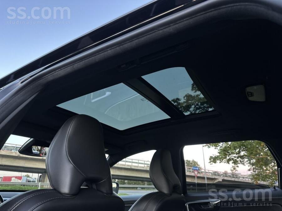 Black Volvo XC60 2017 in Riga, with an engine capacity of 2.40 L and mileage of 234 thousand km for 17200 €, photo 17 on AUTOMOTO.COM.LV