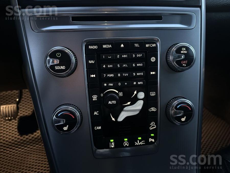 Black Volvo XC60 2017 in Riga, with an engine capacity of 2.40 L and mileage of 234 thousand km for 17200 €, photo 19 on AUTOMOTO.COM.LV