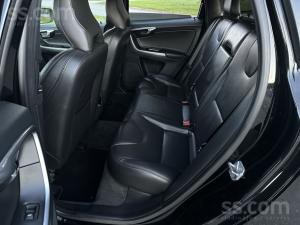 Black Volvo XC60 2017 in Riga, with an engine capacity of 2.40 L and mileage of 234 thousand km for 17200 €, photo 25 on AUTOMOTO.COM.LV