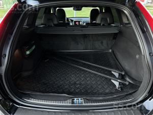 Black Volvo XC60 2017 in Riga, with an engine capacity of 2.40 L and mileage of 234 thousand km for 17200 €, photo 26 on AUTOMOTO.COM.LV