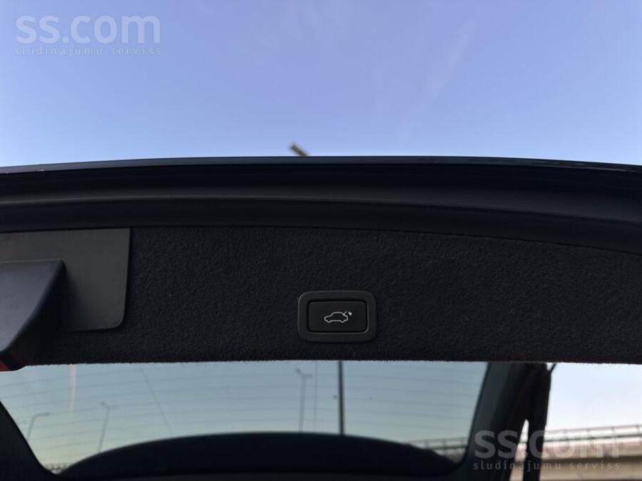 Black Volvo XC60 2017 in Riga, with an engine capacity of 2.40 L and mileage of 234 thousand km for 17200 €, photo 27 on AUTOMOTO.COM.LV
