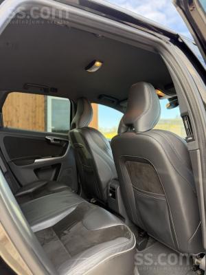 Melns Volvo XC60 2017 Rīga, ar dzinēja tilpumu 2.00 L un nobraukumu 249 tūkst. km par 14900 €, foto 19 vietnē AUTOMOTO.COM.LV