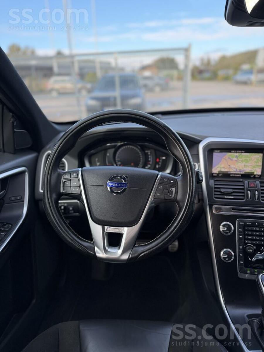 Melns Volvo XC60 2017 Rīga, ar dzinēja tilpumu 2.00 L un nobraukumu 249 tūkst. km par 14900 €, foto 9 vietnē AUTOMOTO.COM.LV