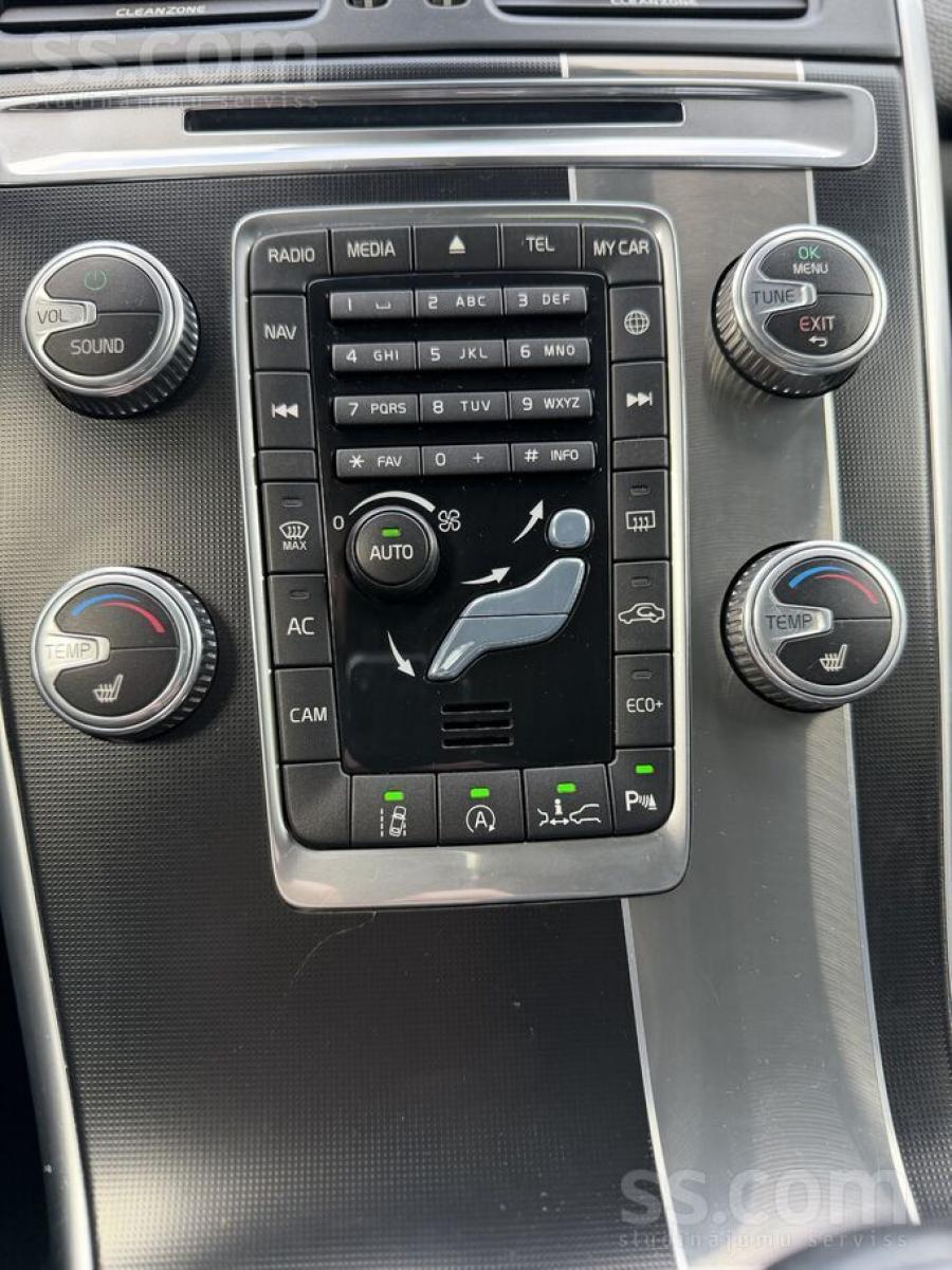 Melns Volvo XC60 2017 Rīga, ar dzinēja tilpumu 2.00 L un nobraukumu 249 tūkst. km par 14900 €, foto 12 vietnē AUTOMOTO.COM.LV