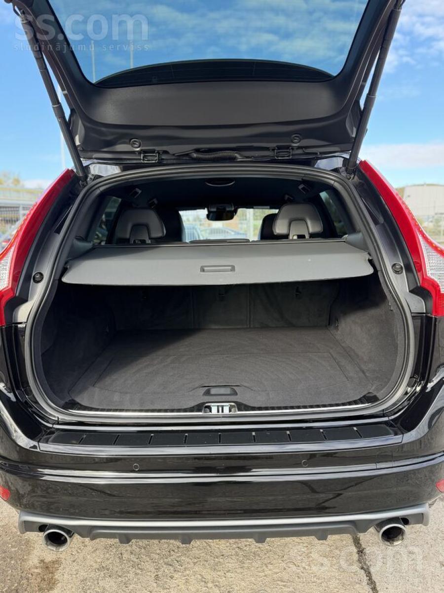 Melns Volvo XC60 2017 Rīga, ar dzinēja tilpumu 2.00 L un nobraukumu 249 tūkst. km par 14900 €, foto 20 vietnē AUTOMOTO.COM.LV